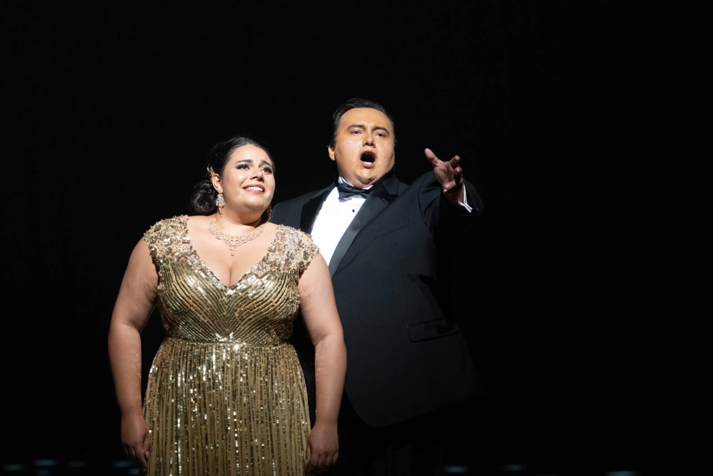 Review: A starry ‘Grand Finale’ to this year’s Merola Opera Program lit ...