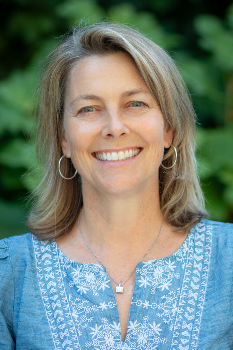 PUSD honors Sarah Pearson as Arthur Hecht Volunteer of the Year award ...