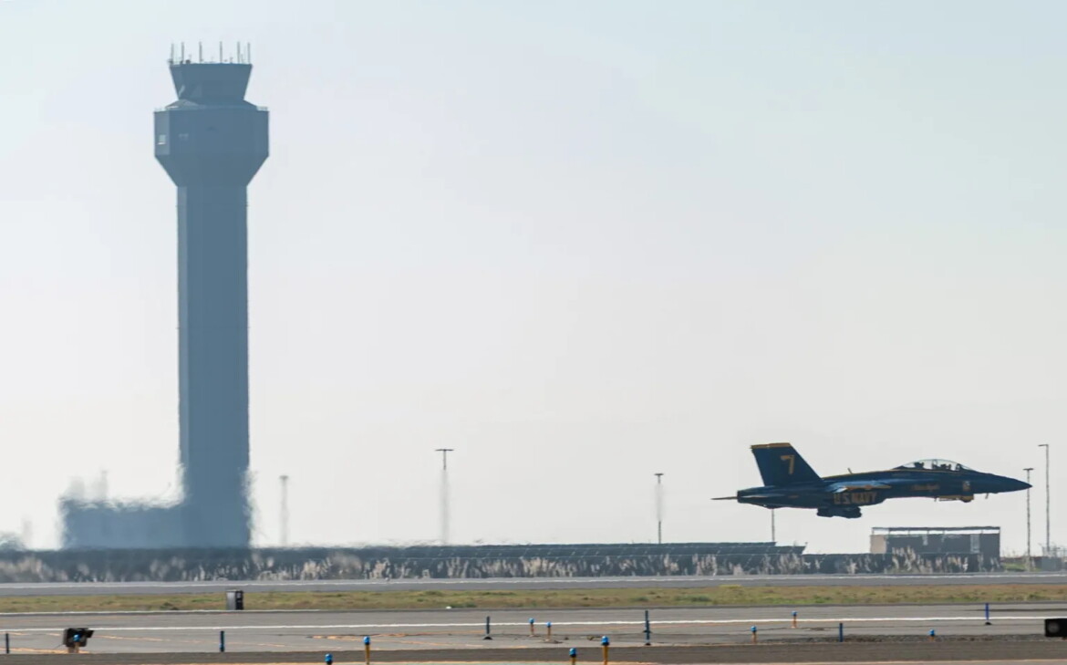 Blue Angels touch down to prepare for SF Fleet Week | Piedmont Exedra